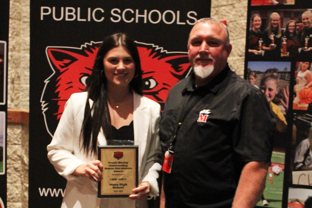 Hines Wins Mosley Award! | Athletics